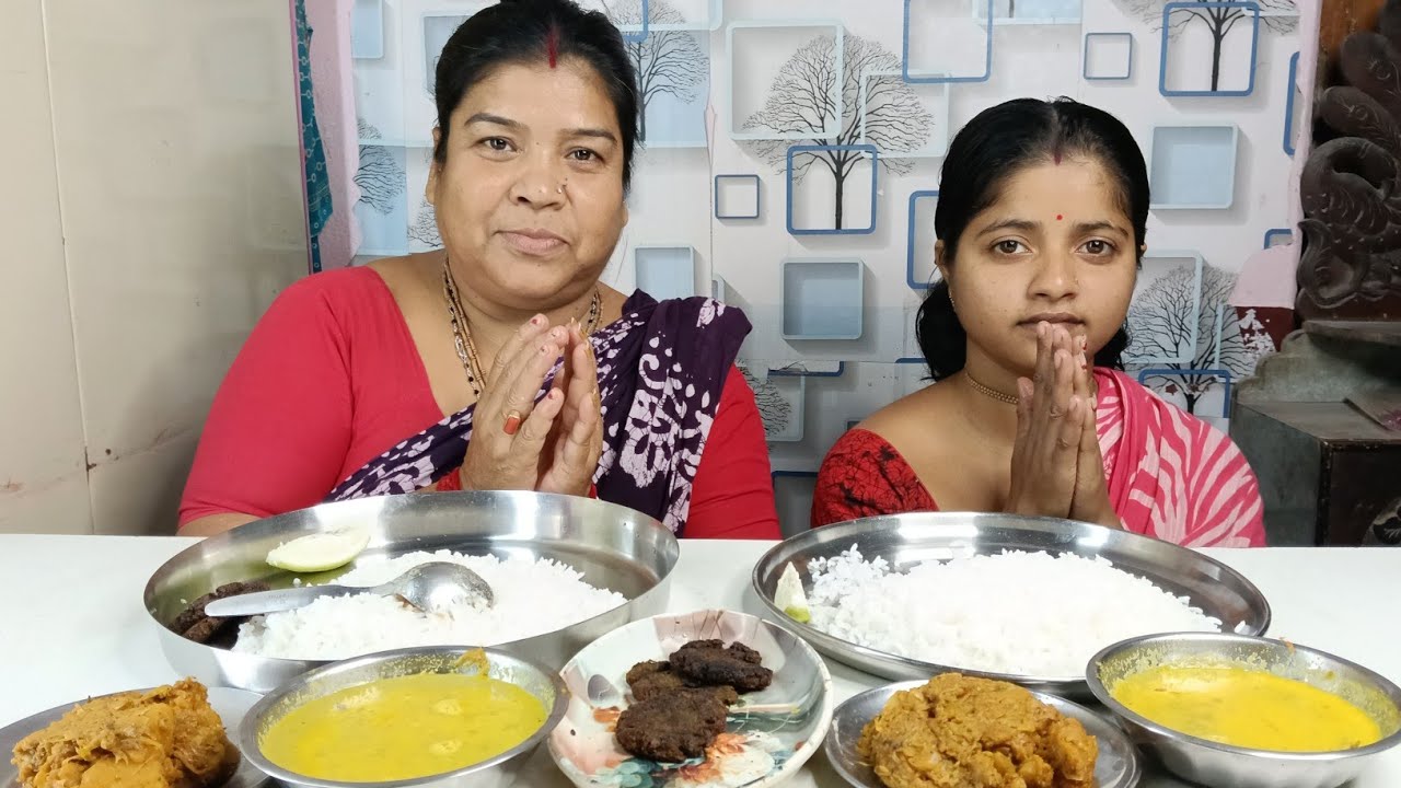TODAY'S EATING DAL BORA BADHA COPY CHOCHORI INDIAN EATING SHOW BENGALI ...