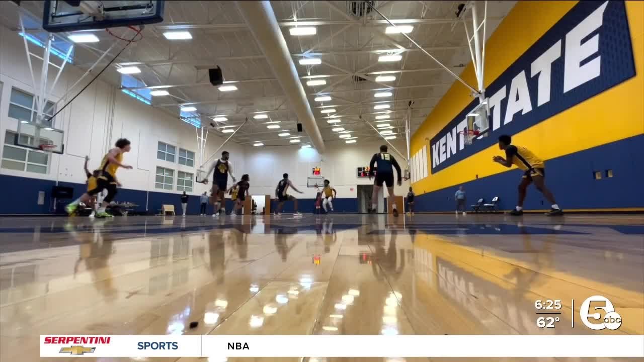 Akron Zips F Enrique Freeman named unanimous 2023-24 MAC Player of the ...