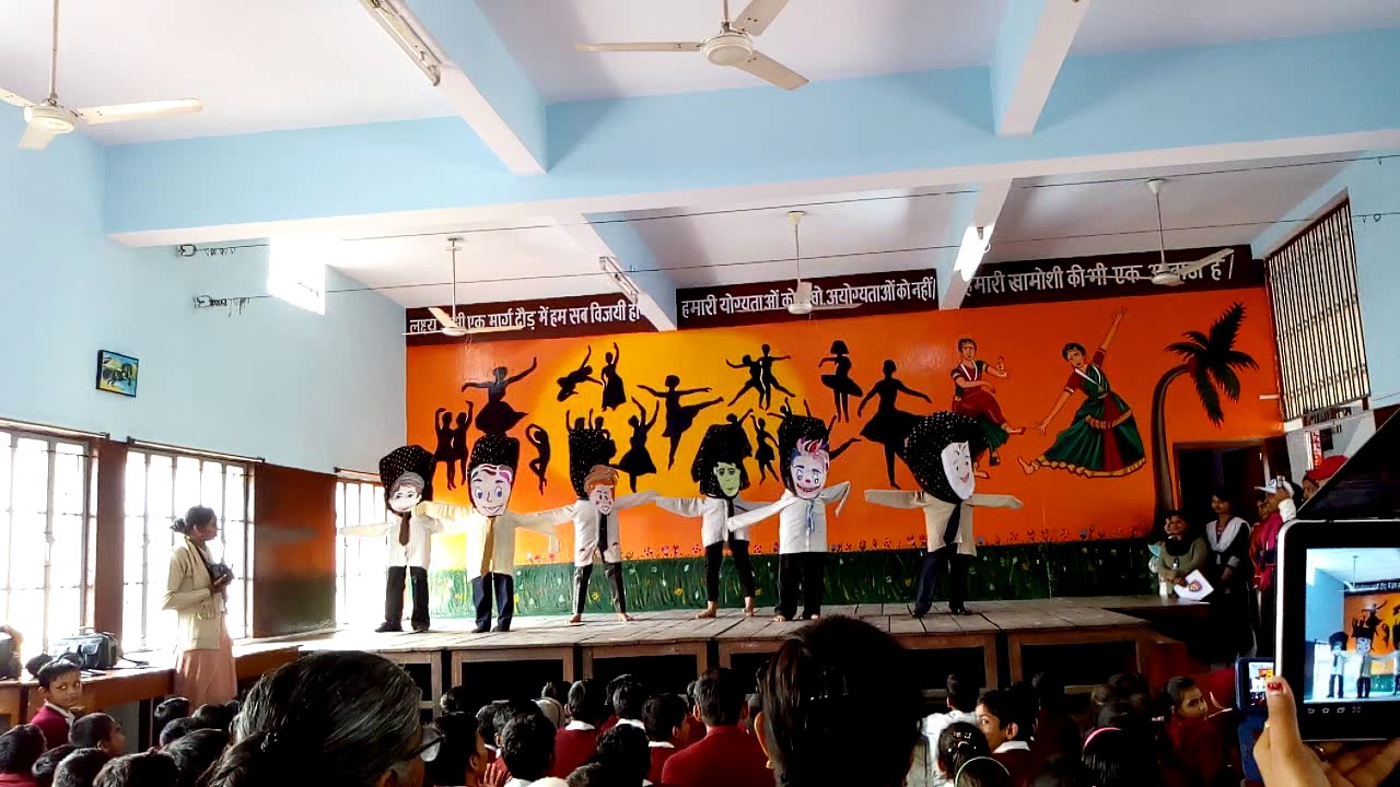 Dwarf Dance (PWC girls) - YouTube