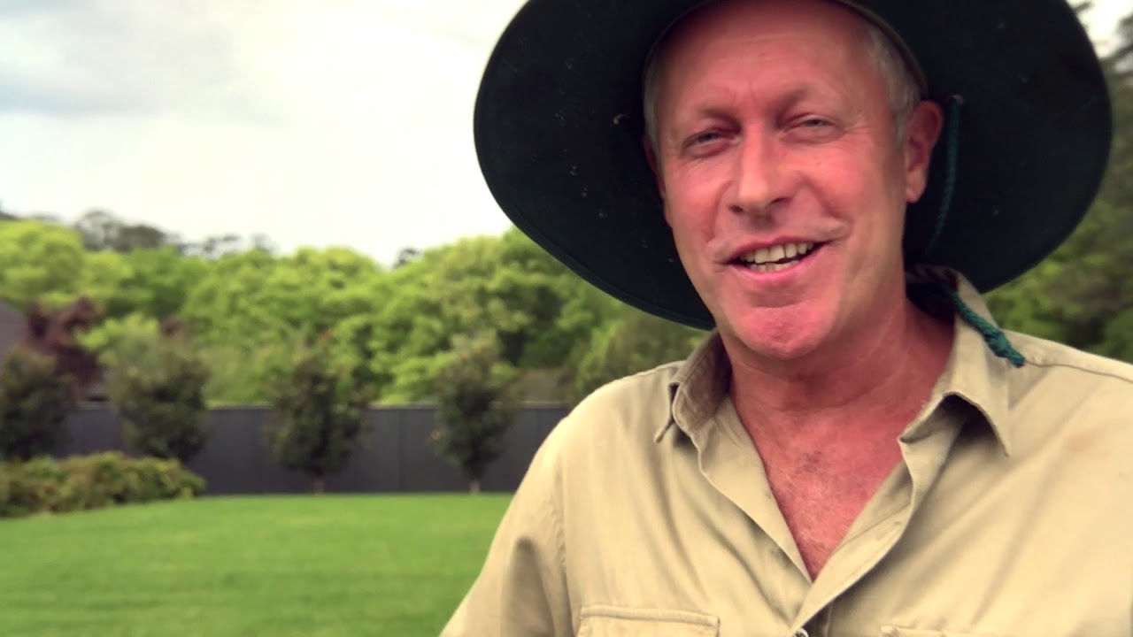 Seasol How to Lawn Videos with Nigel Ruck - No 5of 5 Lawn Mowing and ...