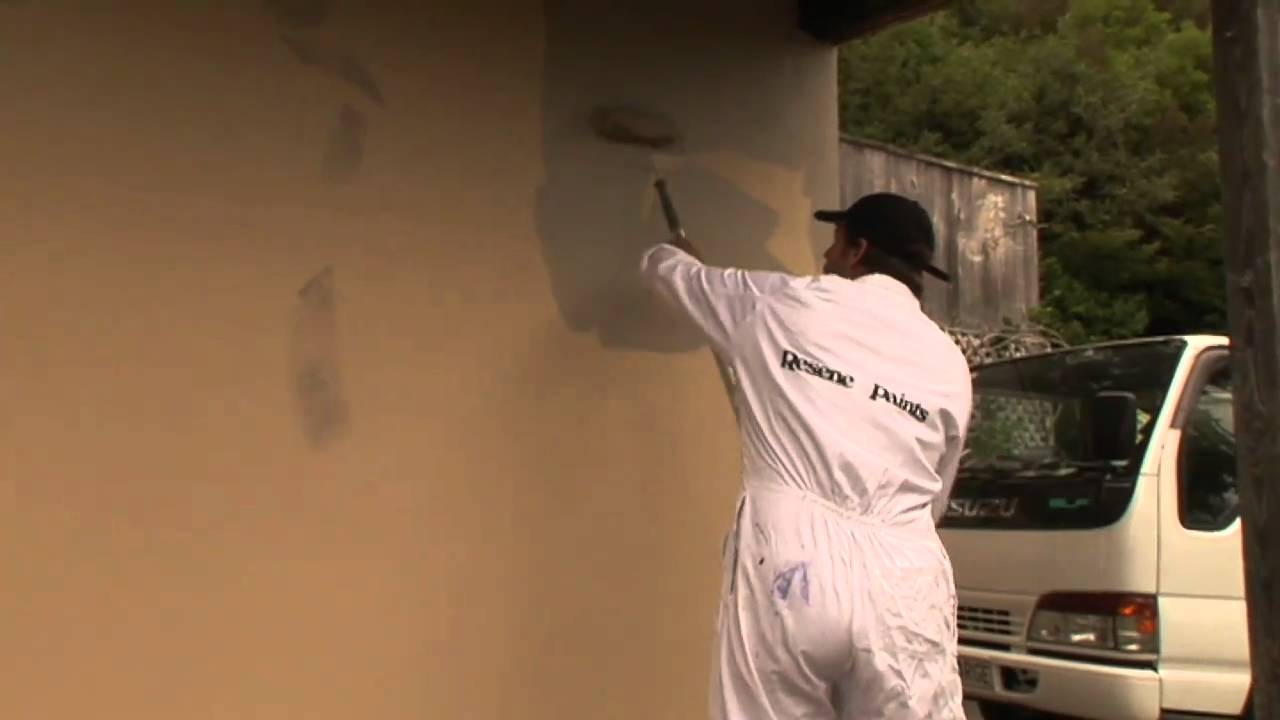 How to apply Resene X-200 membrane to plaster for a weathertight finish ...