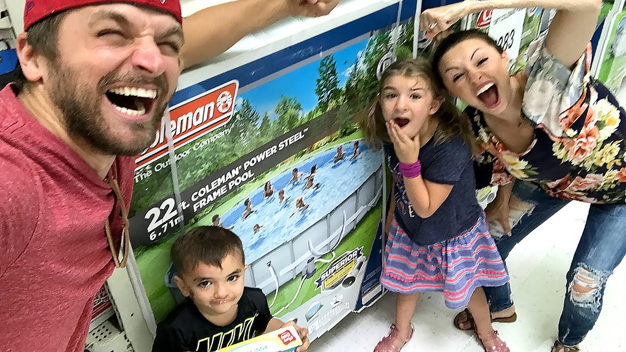 😎 WE GOT A SWIMMING POOL! | Sam & Nia - YouTube