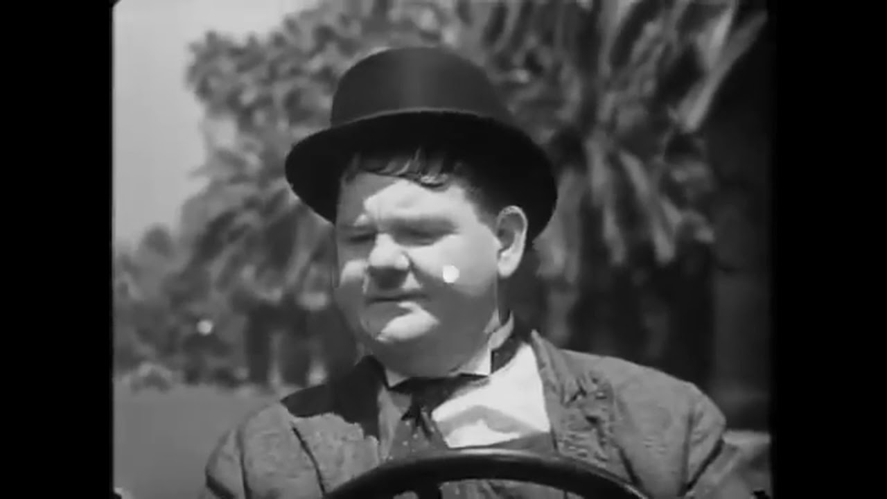 First Car Radio | Laurel & Hardy - YouTube