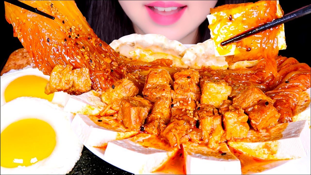 ASMR BRAISED KIMCHI WITH PORK AND TOFU Kimchijjim Mukbang Eating sounds ...