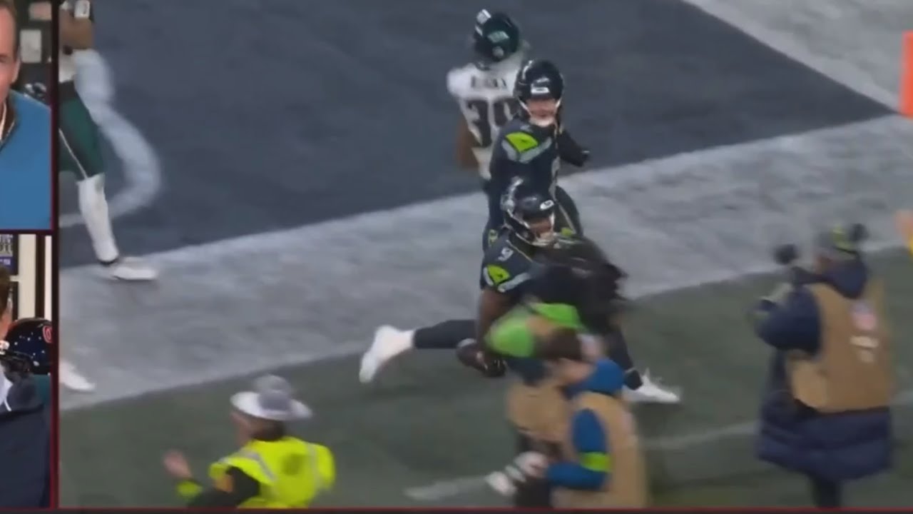 Kenneth Walker Scores 23 yard Touchdown with Drew Lock As Lead Blocker ...