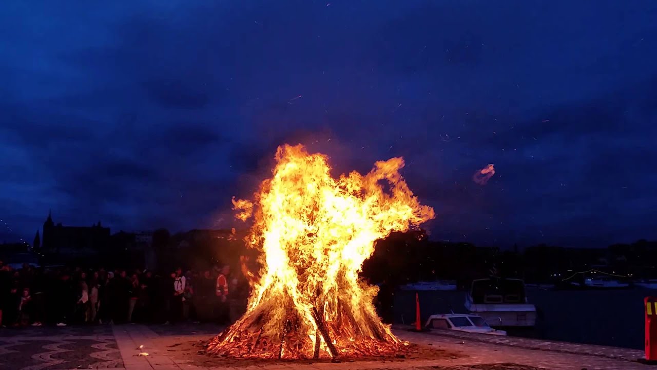 Majbrasa gamla stan - YouTube