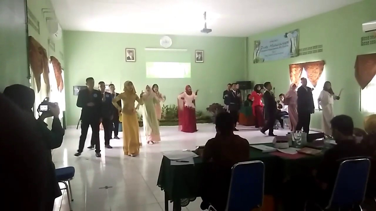 Duta mahasiswa Akper Rs Dustira 2017/2018 - YouTube