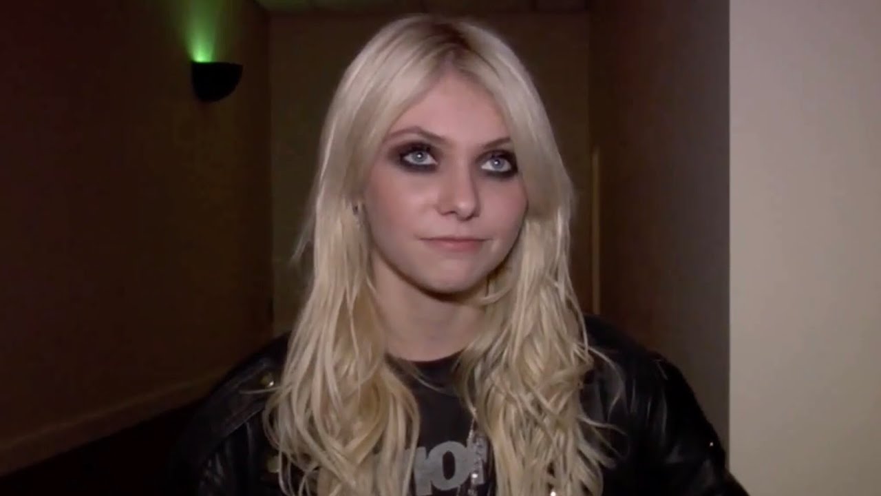 taylor momsen hot scenes logoless - YouTube