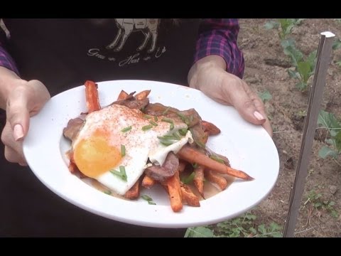 The Sporting Chef TV - Stacy Harris Prepares Smothered Venison - YouTube
