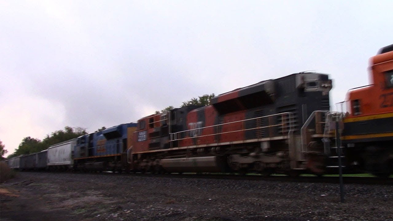 10/12/18 - ex BHP Australian and CSXT SD70ACe trail on BNSF local - YouTube