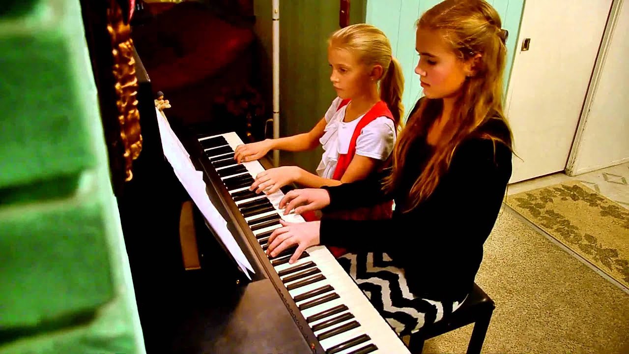 Kaydance Danselle (red) What Child is This piano duet - YouTube