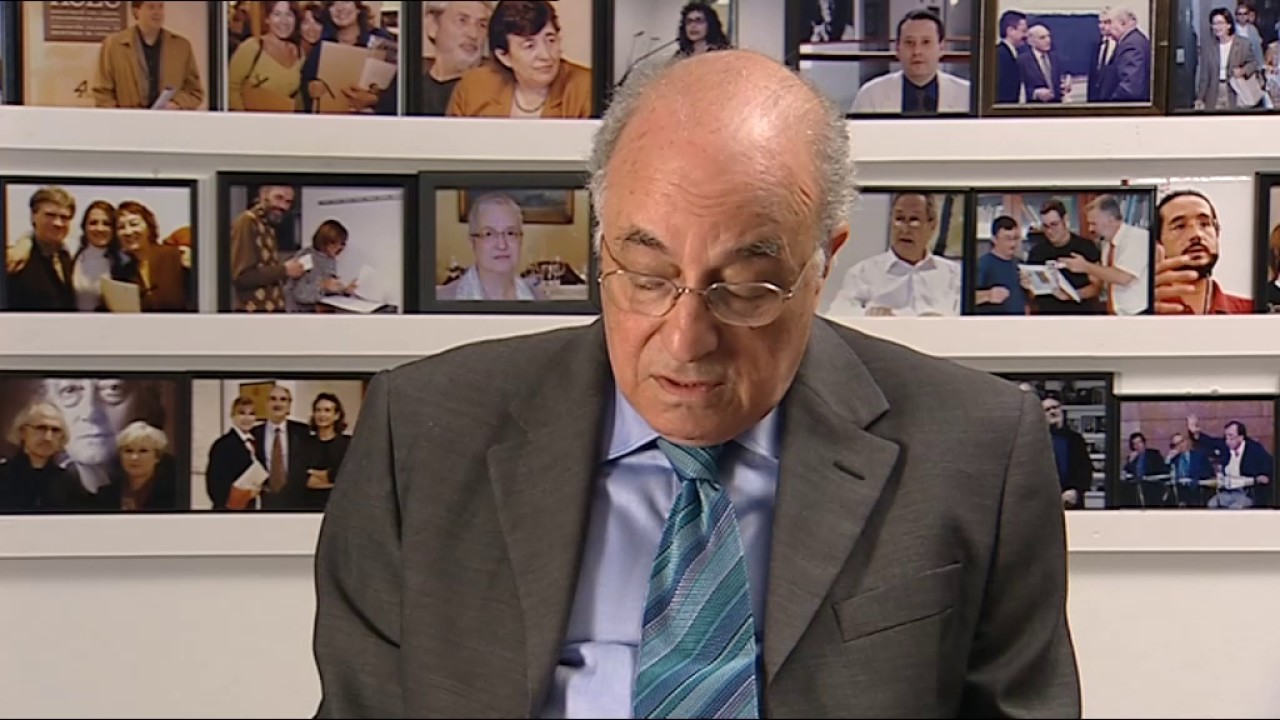 Carles Miralles - Llum de cap d'any, encara, tota, gèlida… - YouTube