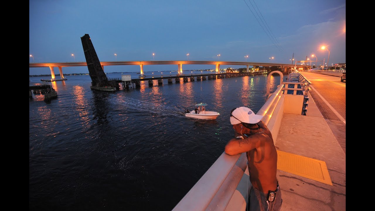 St. Lucie River train bridge in Stuart - YouTube