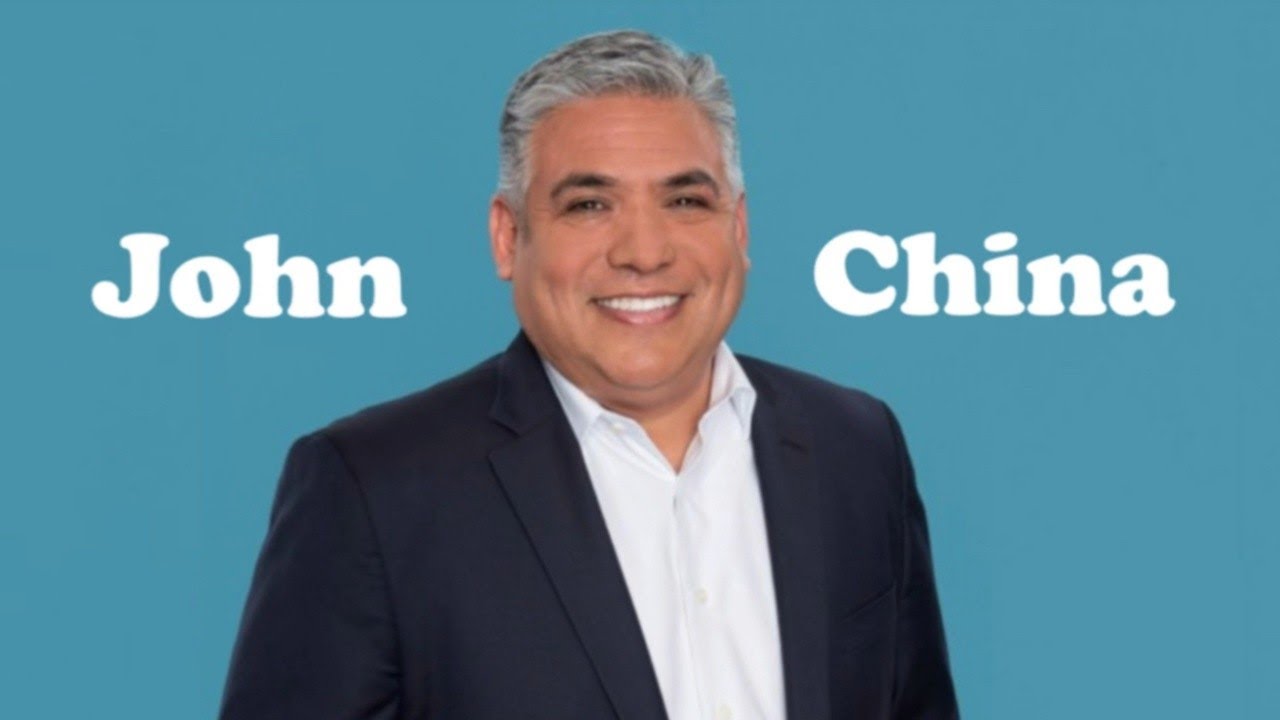 這老外竟然名叫 John China，跟“中國”有關係嗎？ | 侃哥侃英語 - YouTube