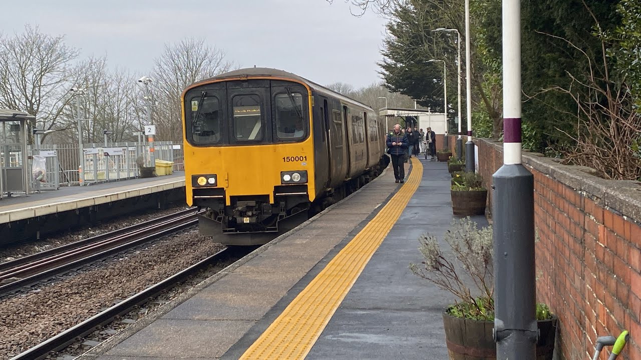 Class 150 triple number 1! 2P10 calls at platform 1 09:31 running on ...