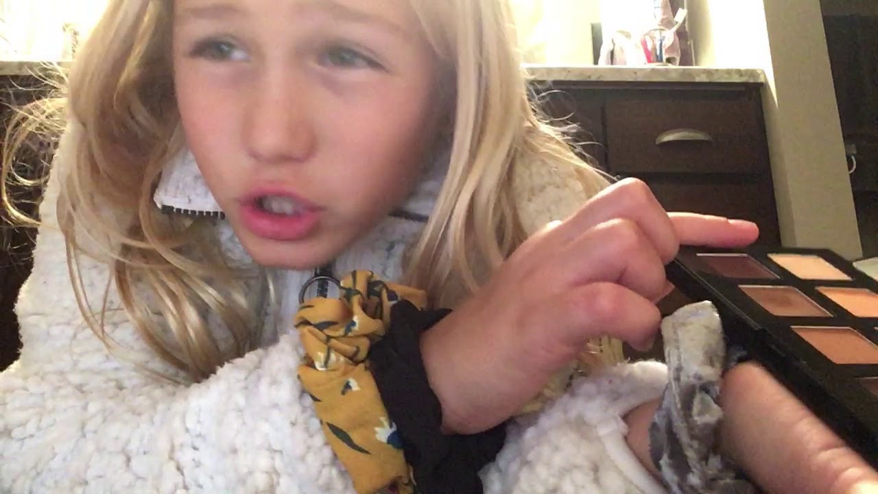 ASMR doing your makeup 💄 - YouTube