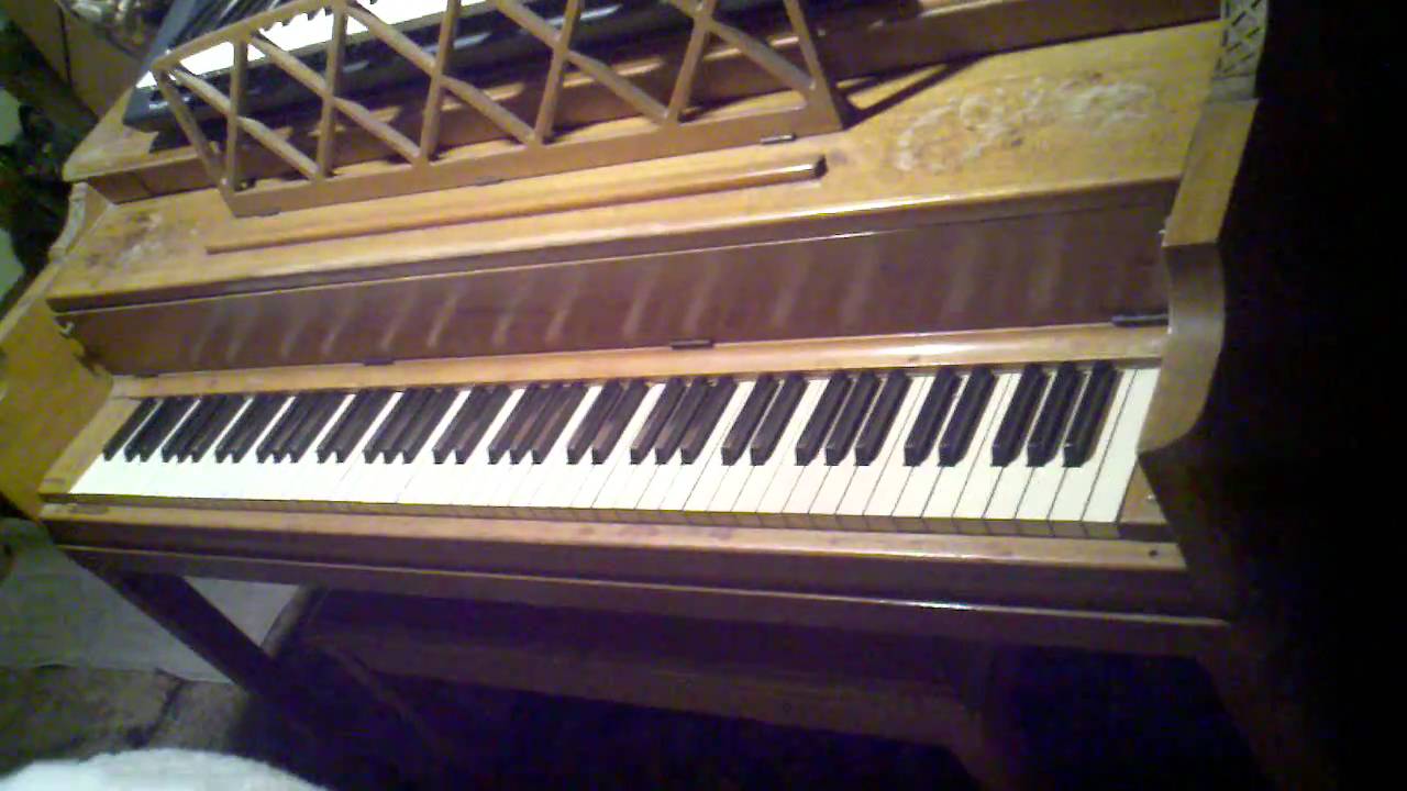 Boozer piano - YouTube