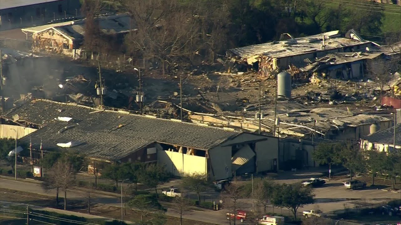 Officials provide update on northwest Houston explosion - YouTube