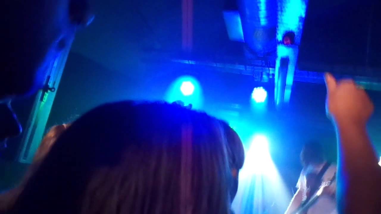 Roam - Over Your Head (Live at Sound Control - 23/9/15) - YouTube