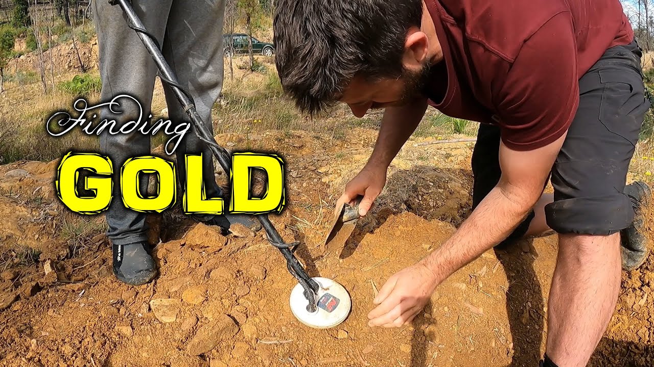 Gold nuggets detected on bedrock on an old mining lease - YouTube