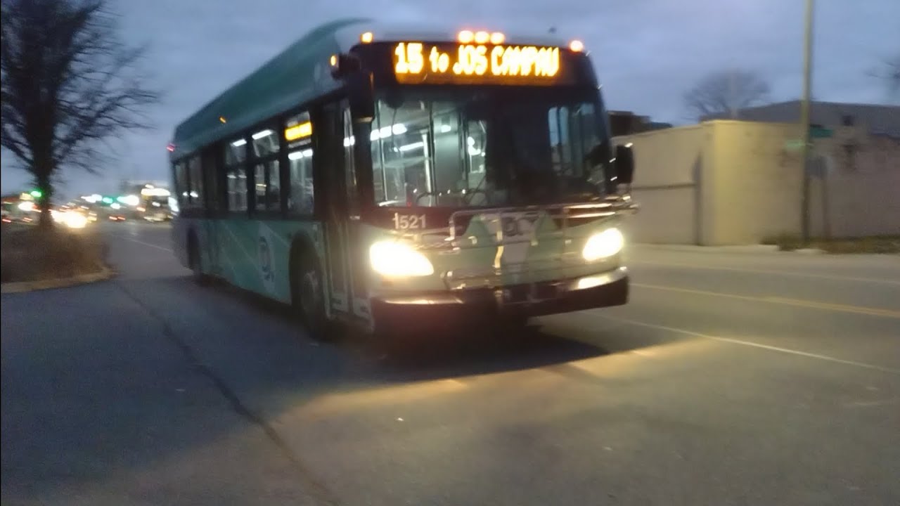 Eastbound DDOT bus 1521 XD40 NFI 2015 on Route 15 Chicago-Davison to ...