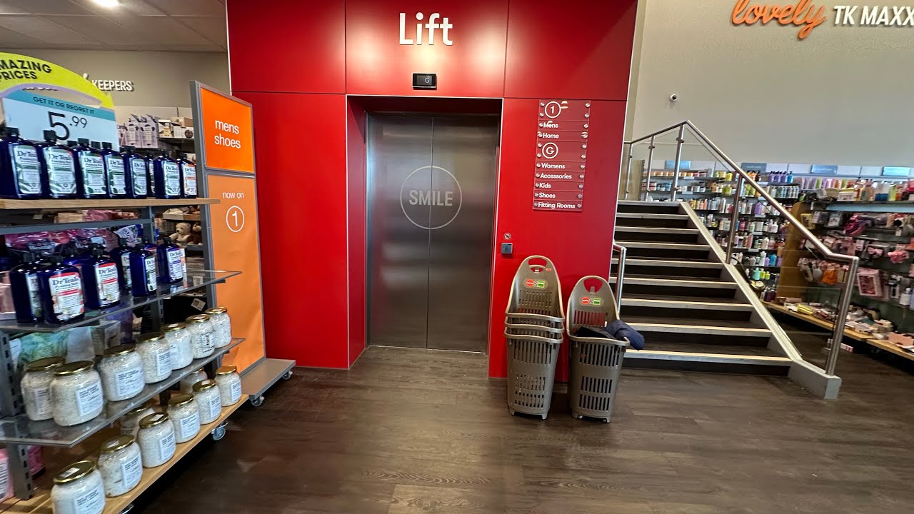 Otis Gen2 Life Lift @ TK Maxx Near Times Square Avenue Retail Pk Merry ...