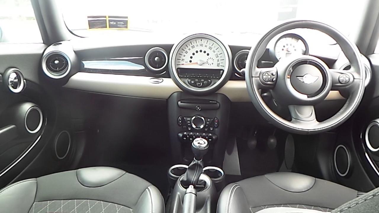 132KE672 - 132KE672 BMW MINI One D Baker Street Hatch - YouTube