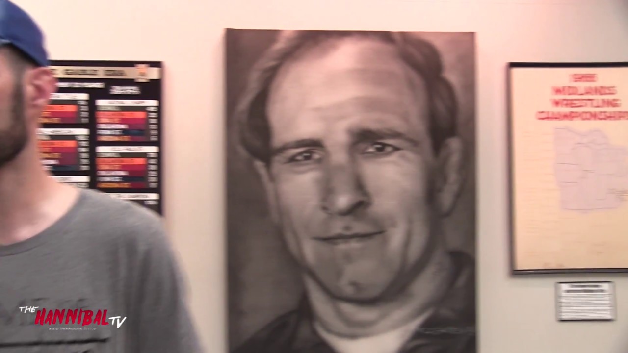 Dan Gable National Wrestling HOF Museum Tour - YouTube