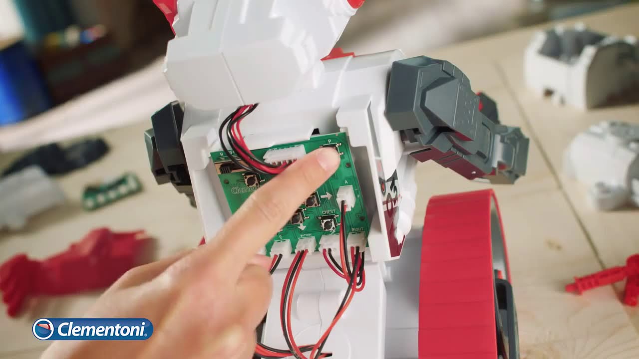 Clementoni Science & Play Evolution Robot - YouTube