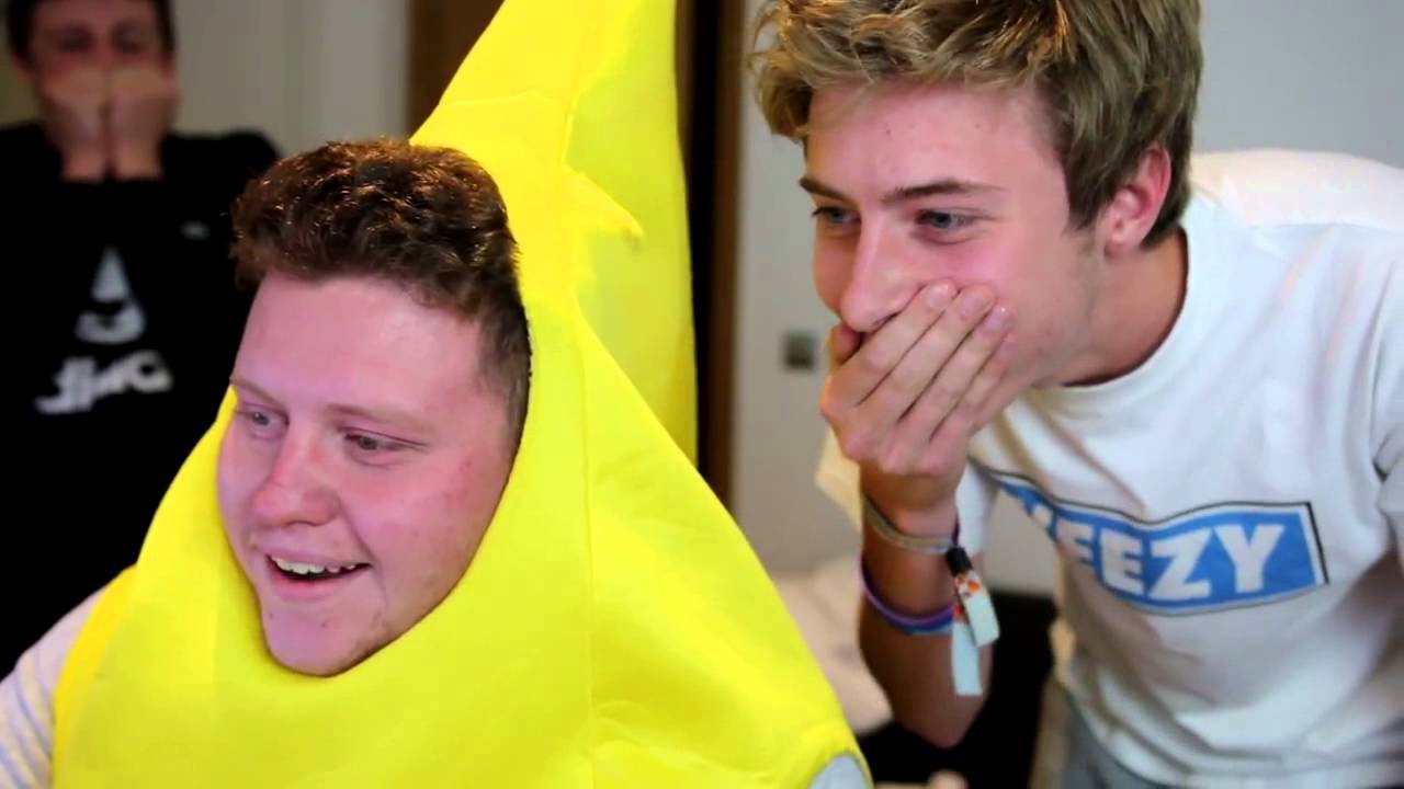 ADELE-HELLO PRANK (ALI-A,VIKKSTAR123,W2S). - YouTube