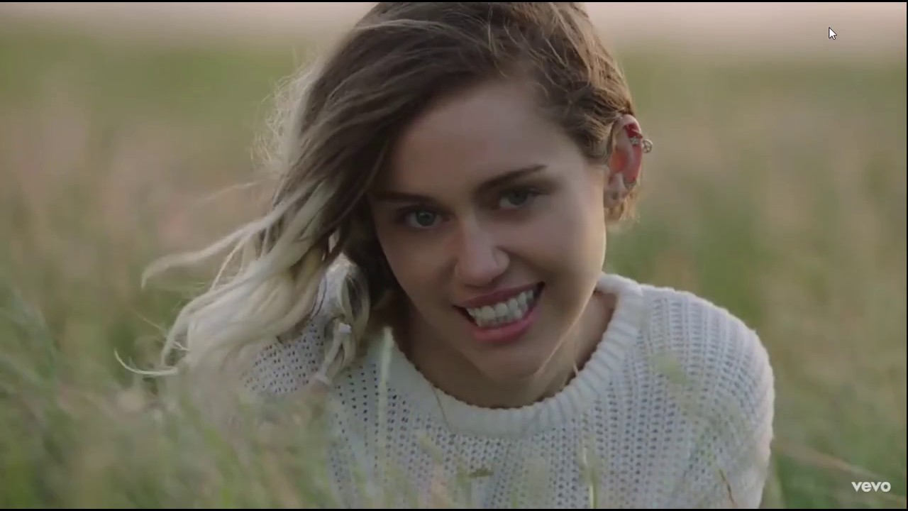 Miley Cyrus - malibu [ OFFICIAL VIDEO] - YouTube