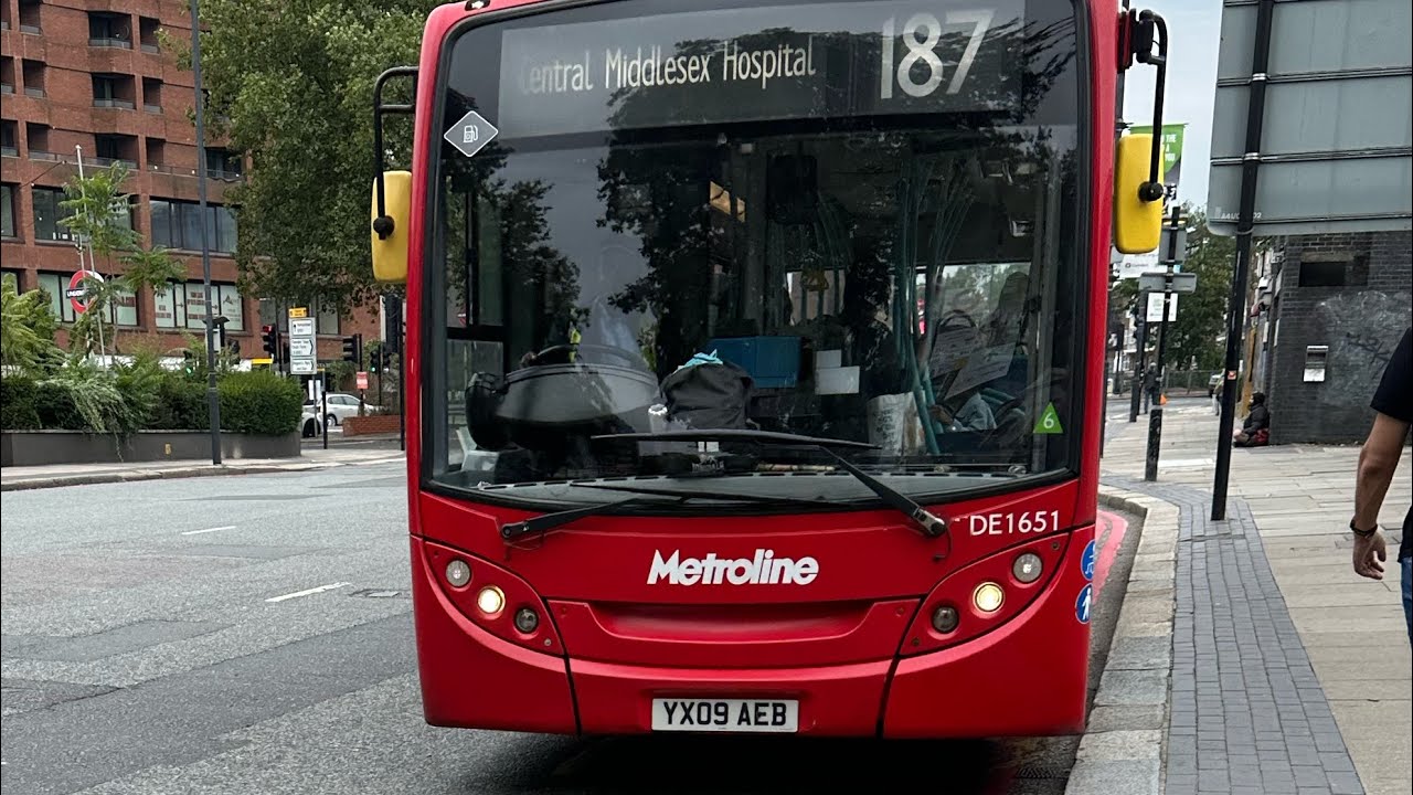 *YX09 AEB*Metroline Travel 09Reg ADL Enviro200 - YouTube