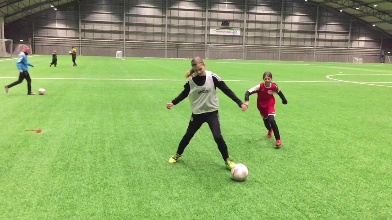 BSF U11 Piger til træning i TopDanmark Hallen - YouTube