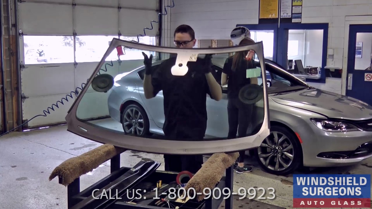 Windshield Replacement In 70 Seconds - YouTube