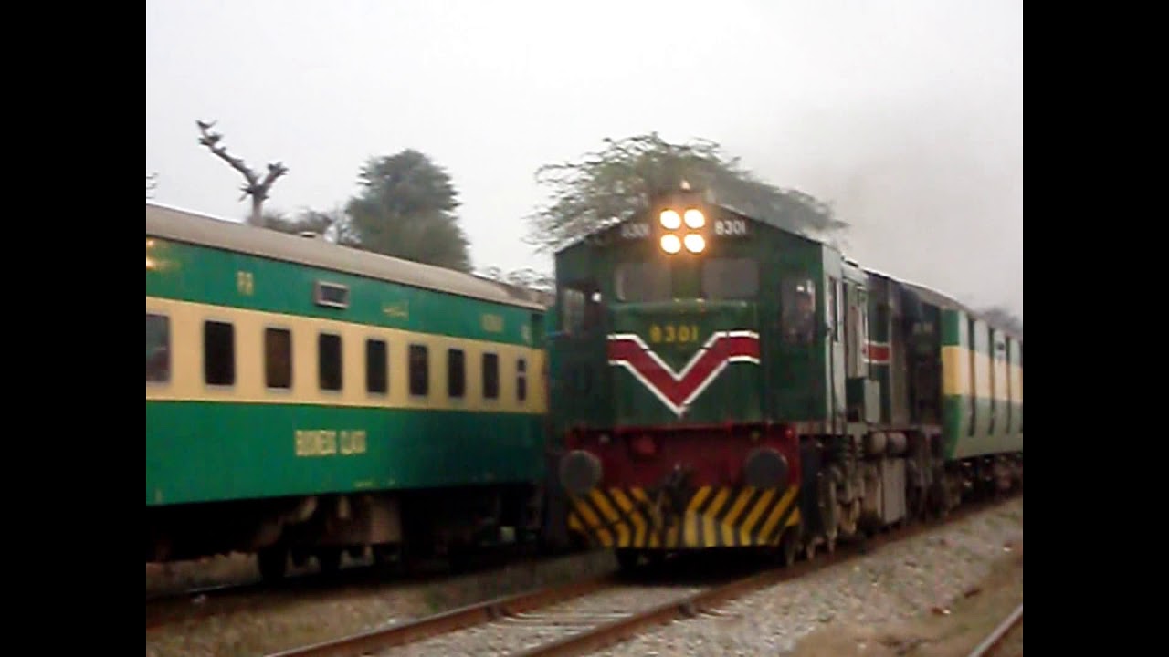 Pakistan Railways | When GREENLINE VIP Train was Stopped For AWAM ...