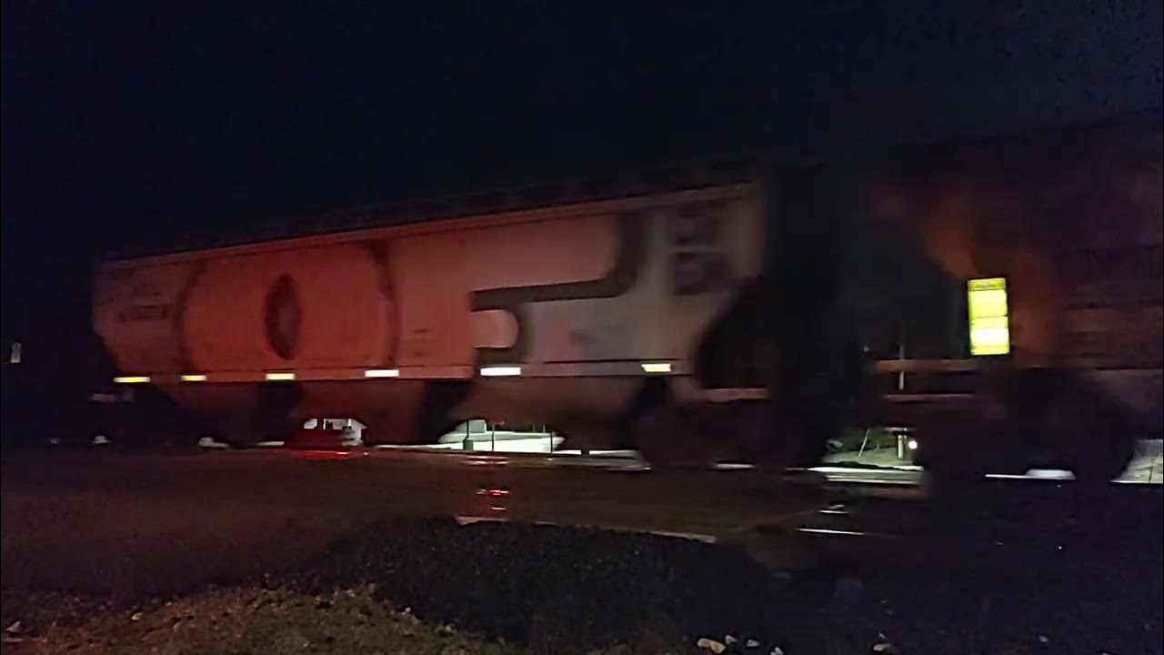 KCS GEVO leads Northbound grain train, Rosenberg TX 11/20/22 - YouTube