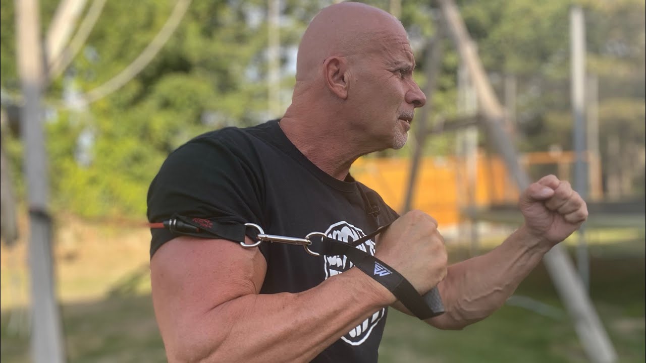 Comment frapper fort et rapidement avec 3 exercices. - YouTube