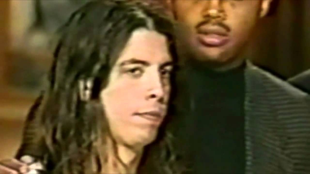 Dave Grohl SCARY EYES !!! - YouTube