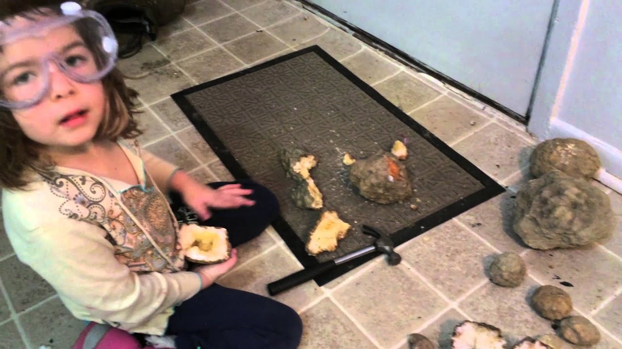 Geode Smashing! - YouTube