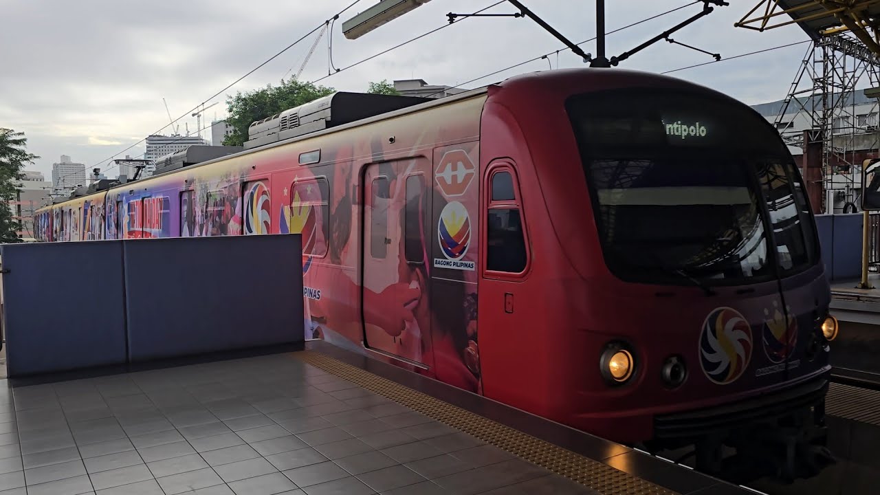 (4K) LRT-2 Trainset 17 with the PCSO "Hindi Umuurong Sa Pagtulong" wrap ...