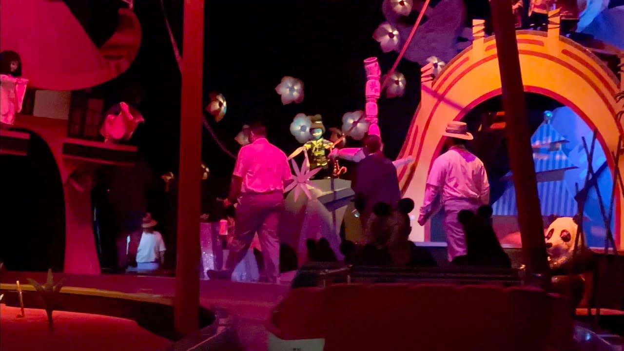 Cast members walking in “it’s a small world” pt. 3 - YouTube