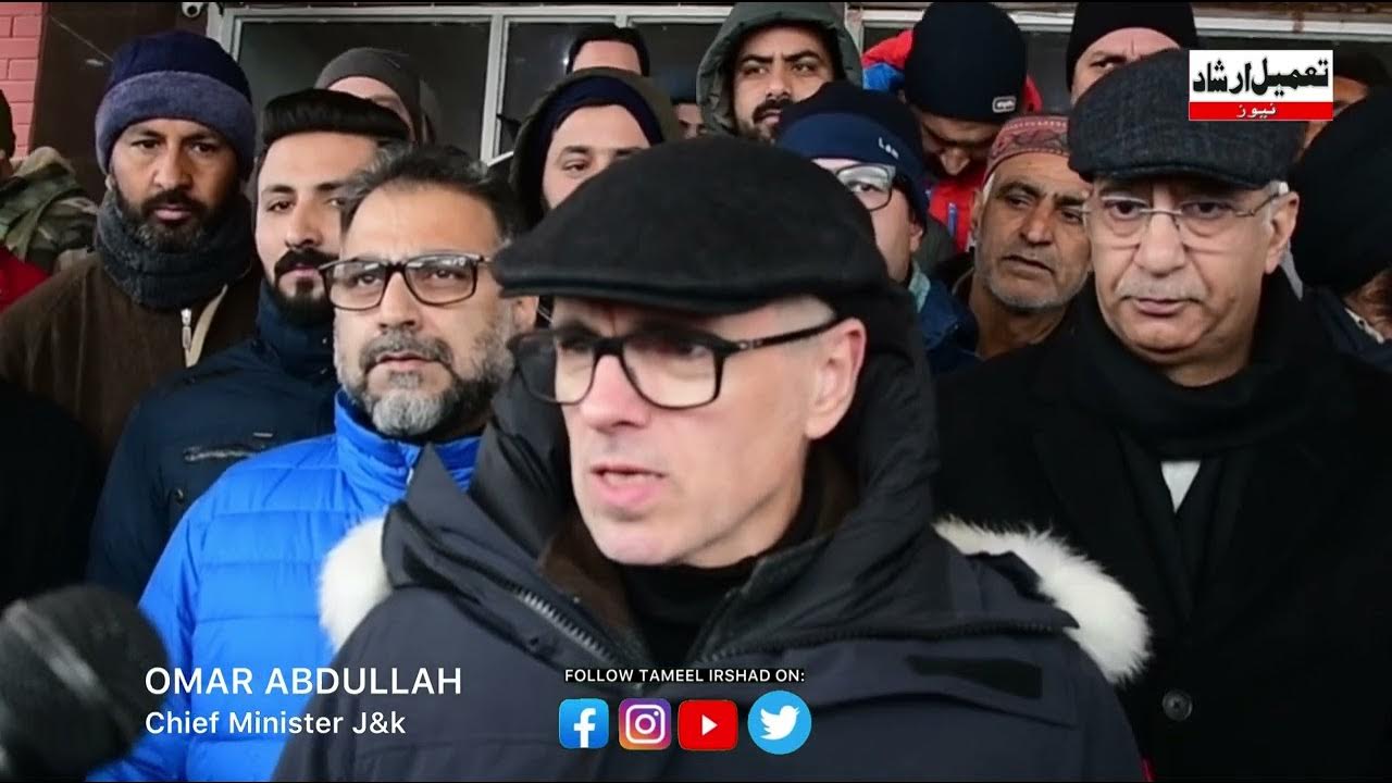 CM Omar Abdullah makes Surprise Visit to Ganderbal to check the snow clearance after recent ...