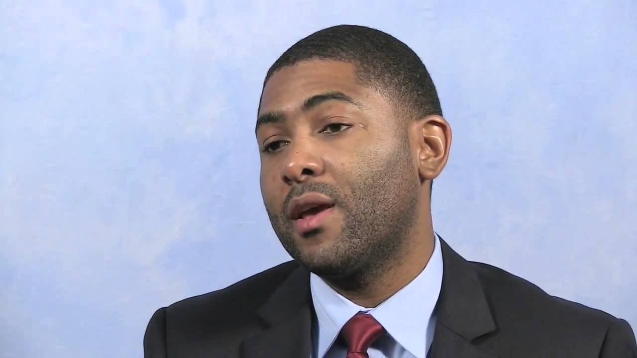 How Business Professors Give Back to the Community - YouTube