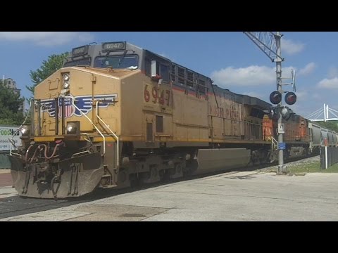 UP 6947 w/ BNSF Power Leads a Sand Train, Davenport, IA - YouTube