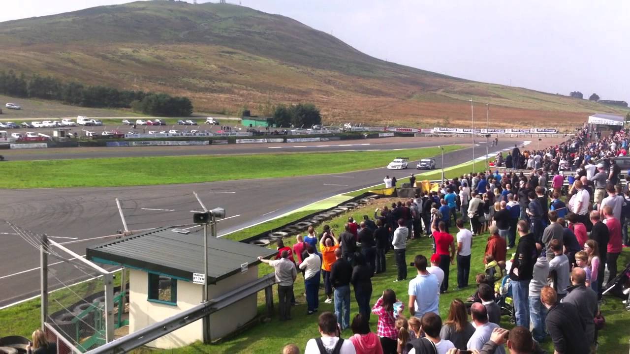 Charlie Shaw vs Andy Forrest Drag Race at Knockhill - YouTube