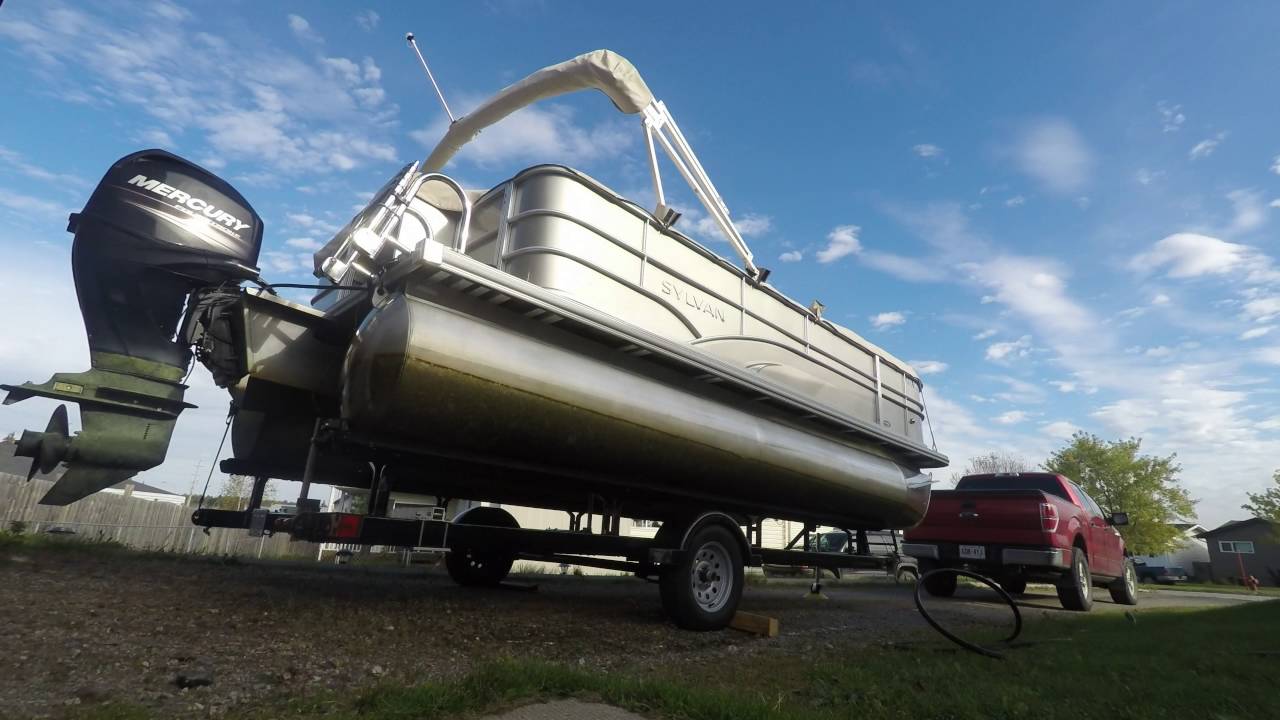 Pontoon acid clean - YouTube