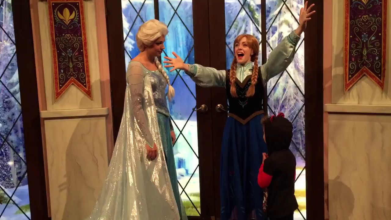 Meeting Anna and Elsa from Frozen - YouTube
