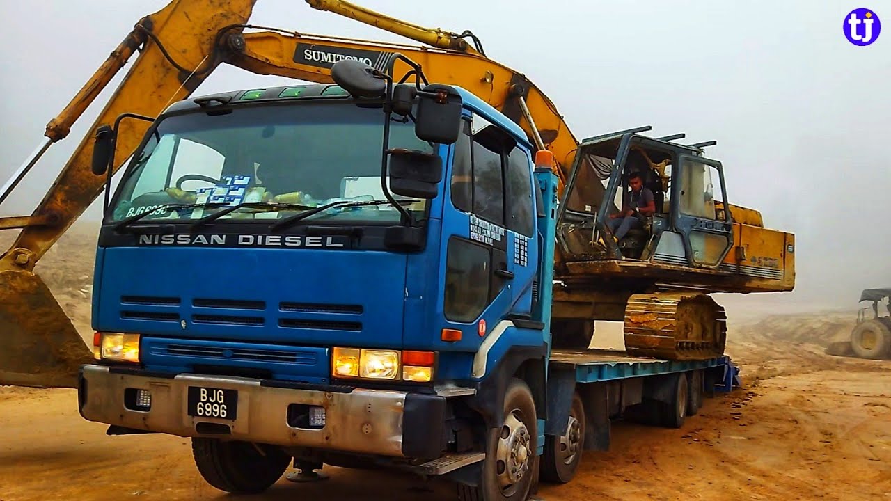 FJ2 S280 Sumitomo Excavator Transport With Nissan Diesel Self Loader ...