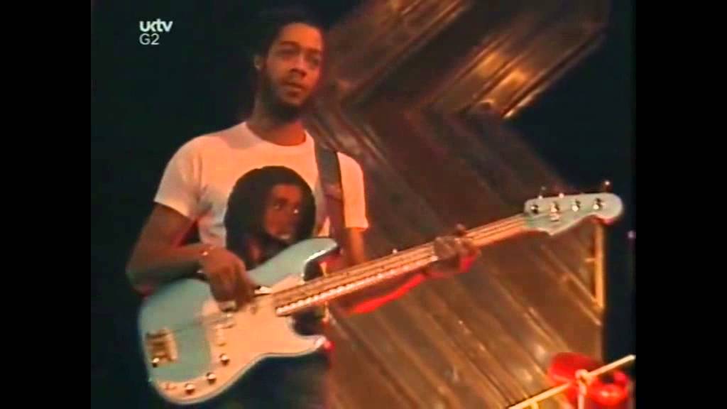 UB40 I Wont Close My Eyes 1982 totp2 UKTV G2 - YouTube