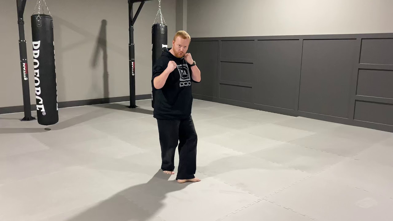 Sliding Round Kick - YouTube